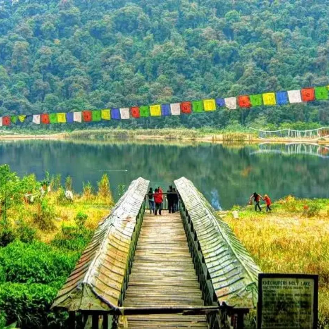 GANGTOK PELLING PACKAGE TOUR – Nirvana Tour And Travel